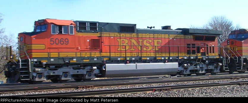 BNSF 5069